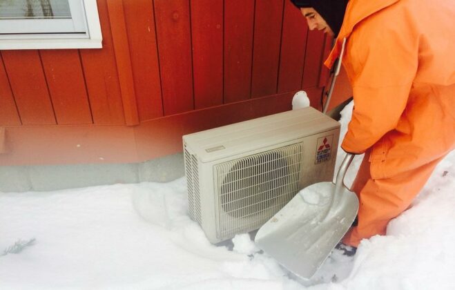 Best Mini Split Heat Pump for Cold Weather in 2022 | Linquip