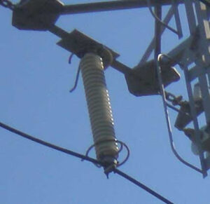 8 Main Types of Insulator Materials (2023 Guide) | Linquip