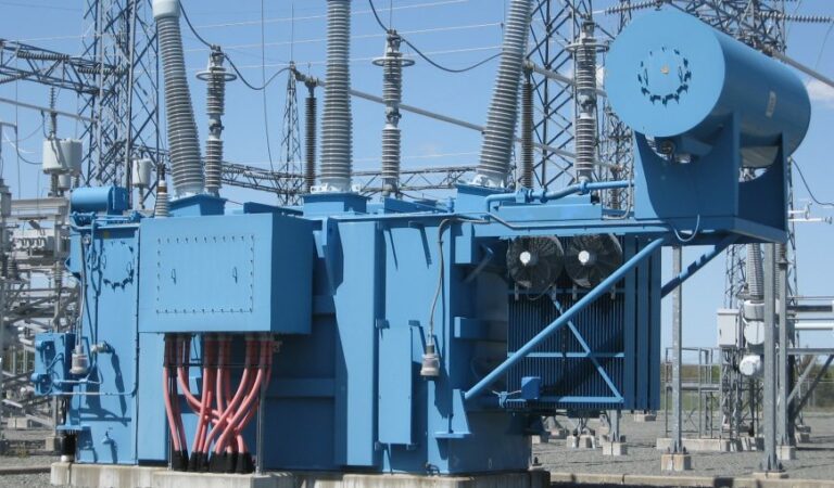 Difference between Power Transformer and Distribution Transformer | Linquip