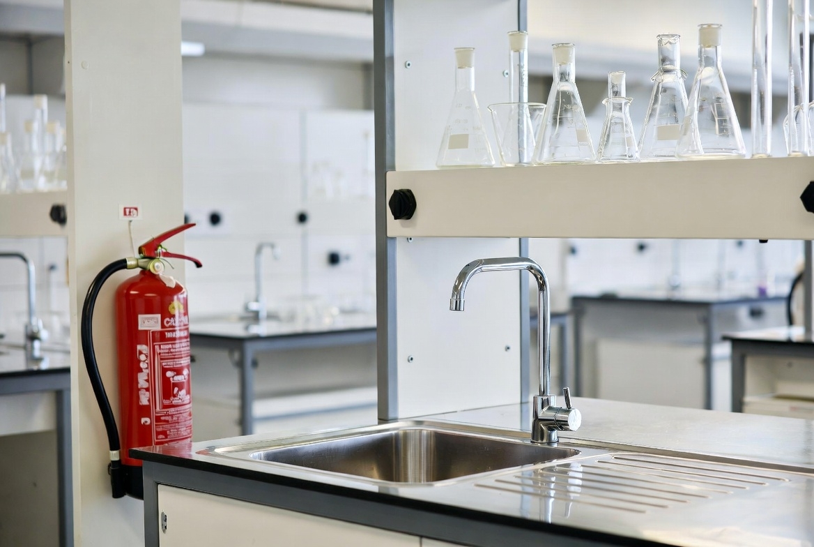 How Proper Laboratory Fixtures Improve Safety and Efficiency ...